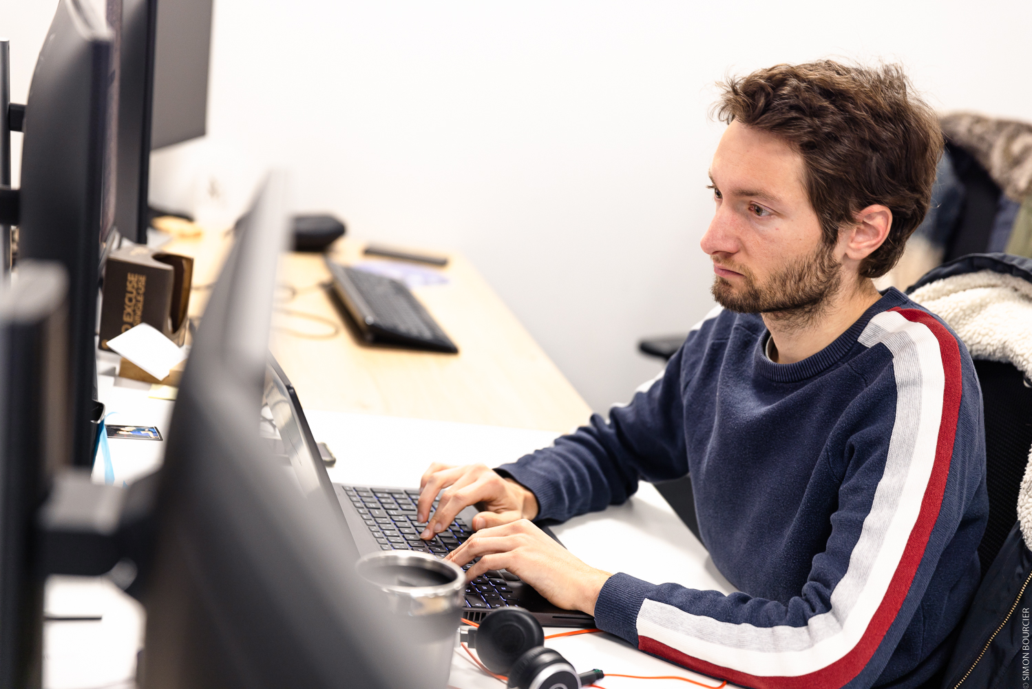 Chargé.e Etudes pluri-médias | MV GROUP | Carrières